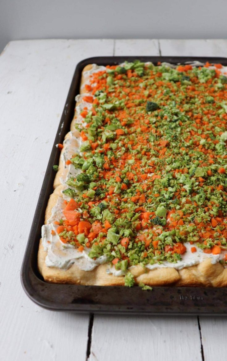 Cold Veggie Pizza (Crescent Roll Dough) - Season & Thyme