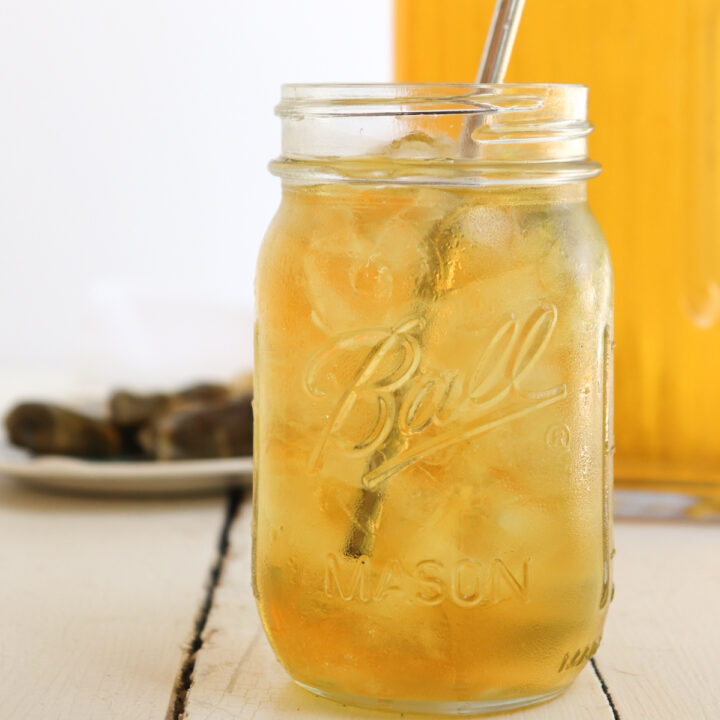 How to Make Sun Tea - Season & Thyme