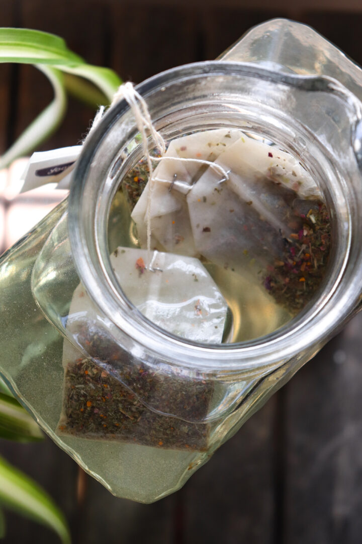 How to Make Sun Tea - Season & Thyme