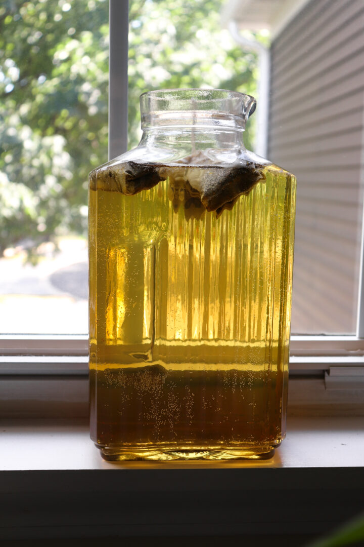 How to Make Sun Tea - Season & Thyme