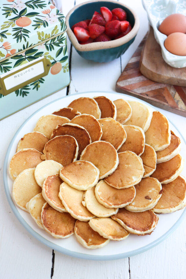 Mini Pancakes (Silver Dollar Pancakes) - Season & Thyme