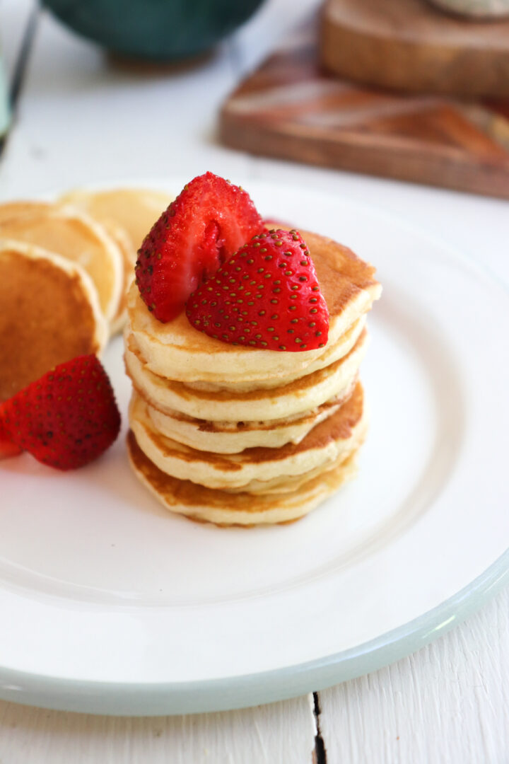 Mini Pancakes (Silver Dollar Pancakes) - Season & Thyme